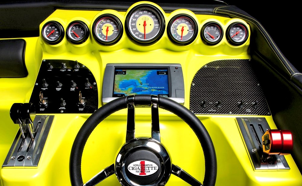 TOP GUN WORLD'D FASTEST OFFSHORE ELECTRIC SPEED BOAT RECORDS AMG MERCEDES